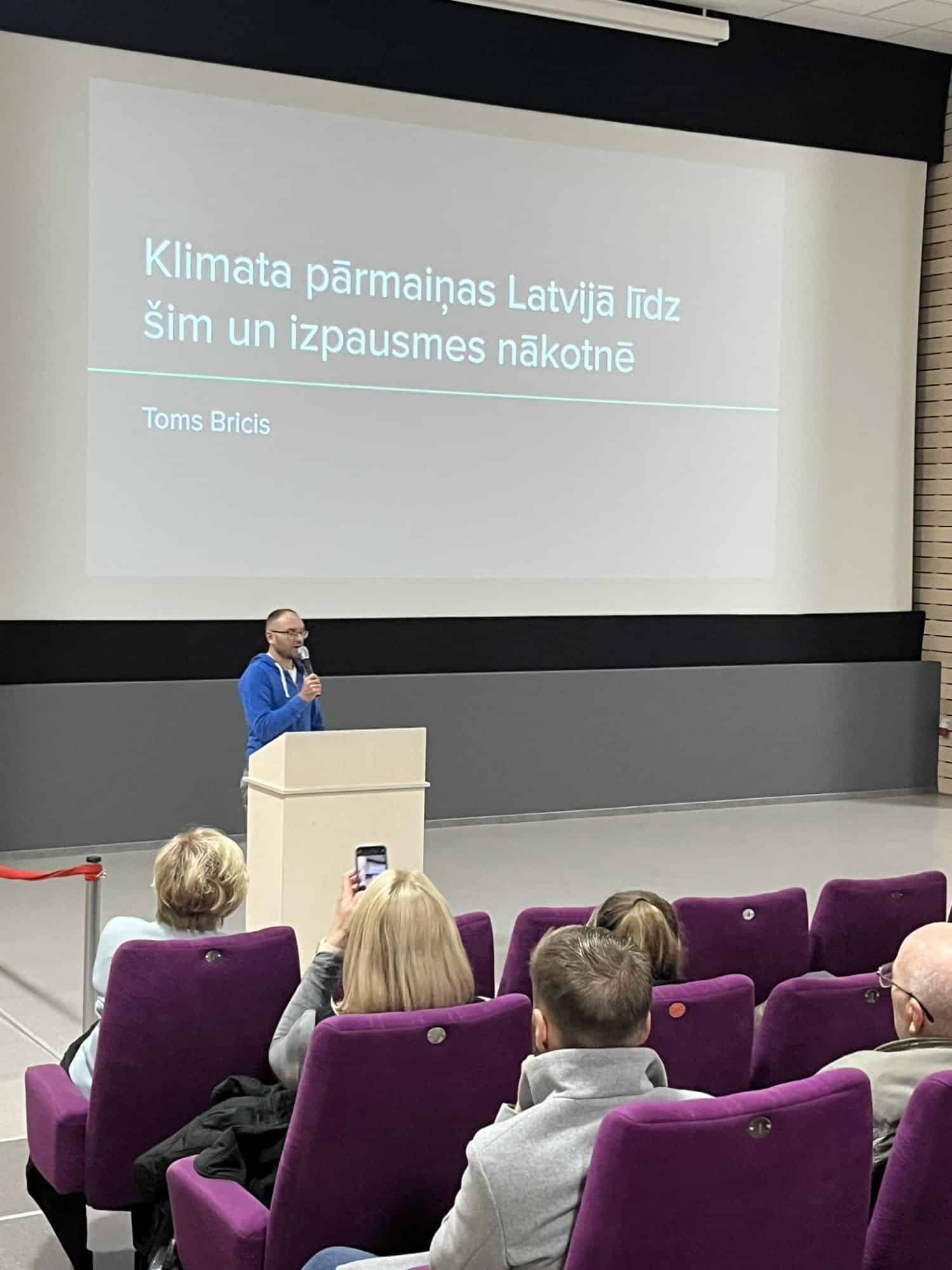 Toms Bricis iepazīstina talsiniekus ar klimata pārmaiņām - ReTalsi