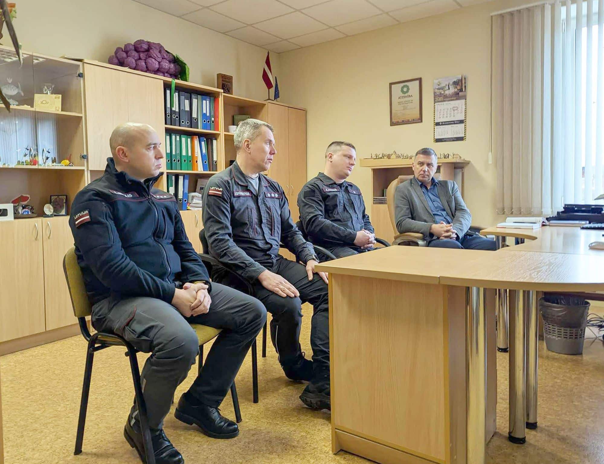 VUGD apmāca Sabiles brīvprātīgos ugunsdzēsējus - ReTalsi